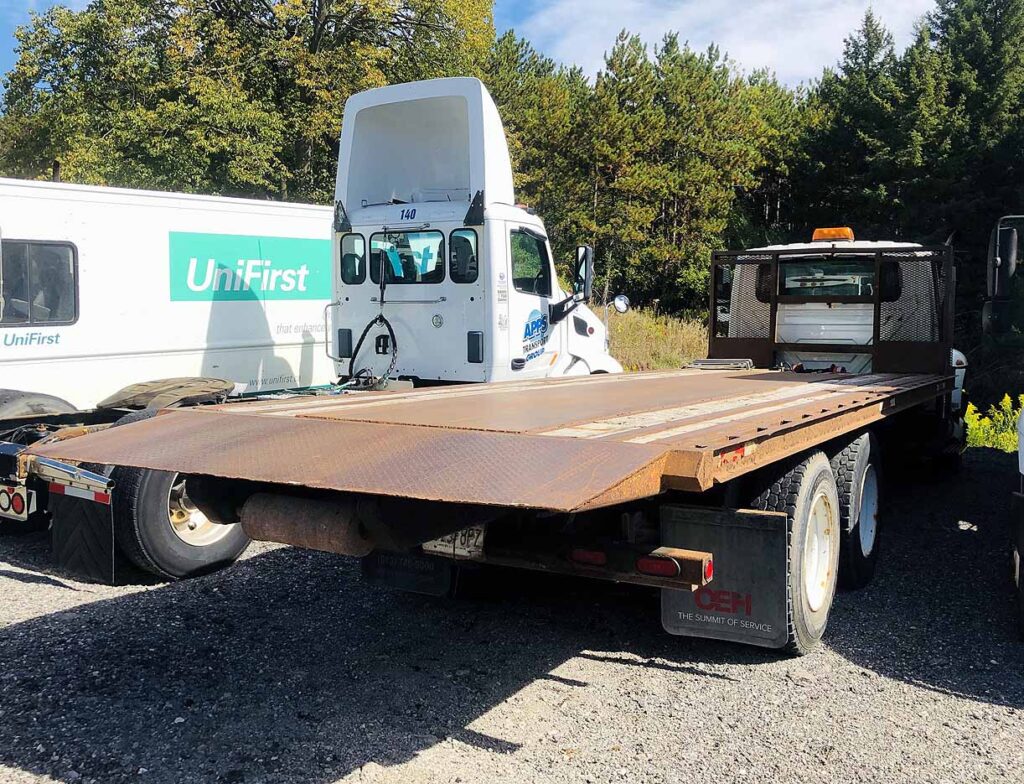. International 4400, 2005, 7.6L, MT-AB, 6×4, 24ft+ Flatbed Tilt&Load ...