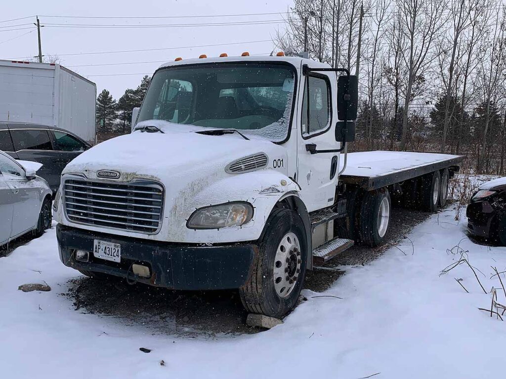 . Freightliner M2, 2005, CAT 7.2L, MT-AB, 30ft Flatbed, 102in W, F#3476 ...